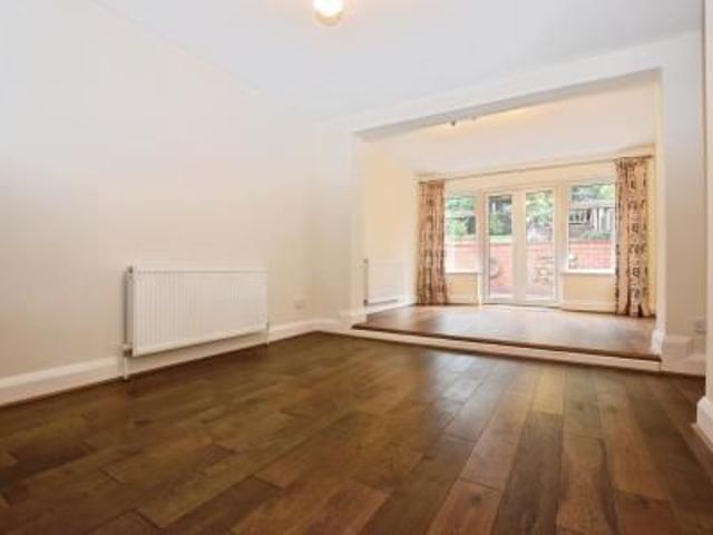 3 bedroom Semi detached house To Let