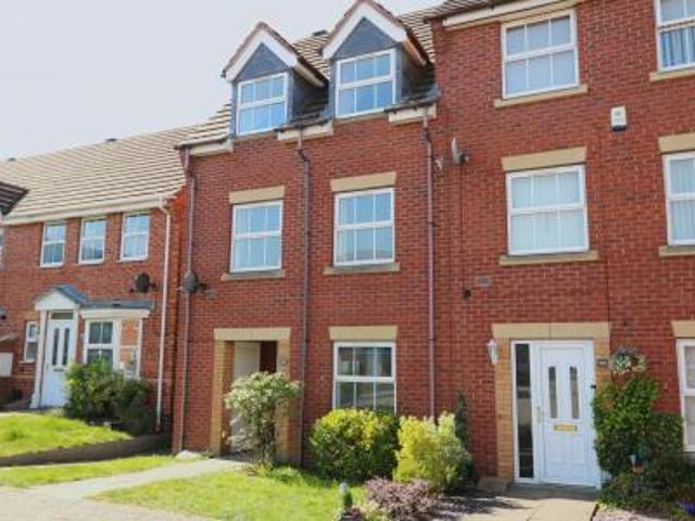 3 bedroom Semi detached house To Let