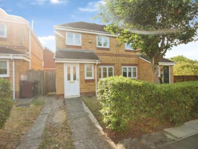 3 bedroom Semi detached house To Let