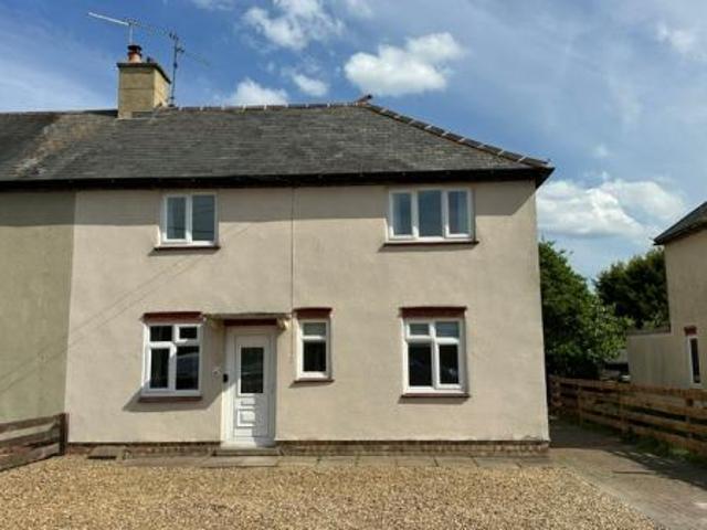 3 bedroom Semi detached house To Let