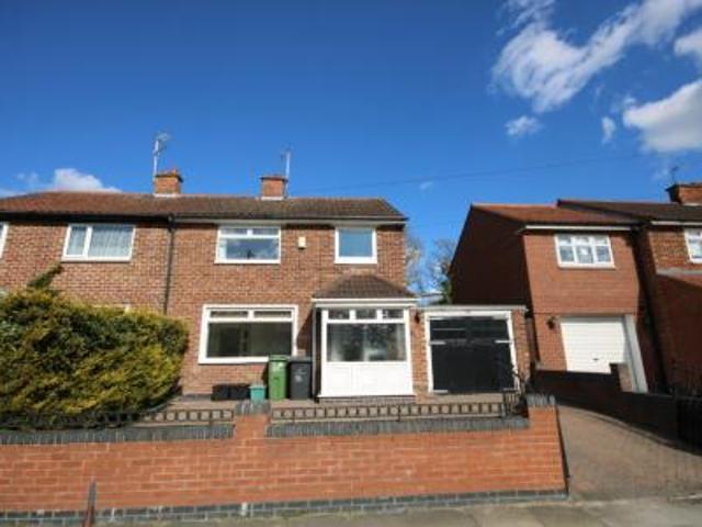 3 bedroom Semi detached house To Let