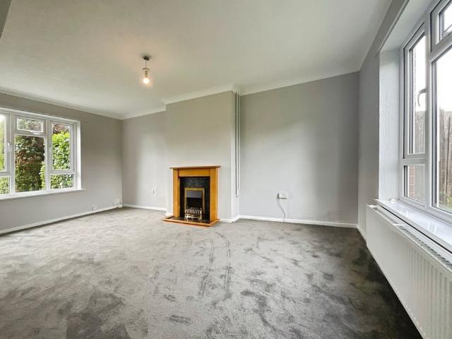 3 bedroom Semi Detached House to let