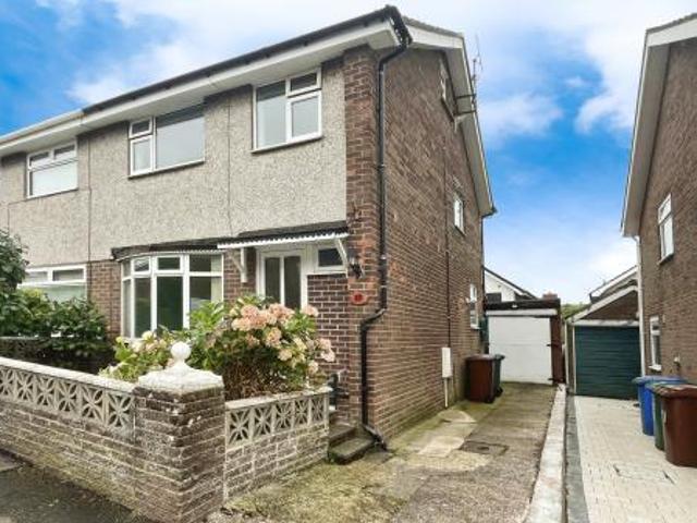 3 bedroom Semi detached house To Let