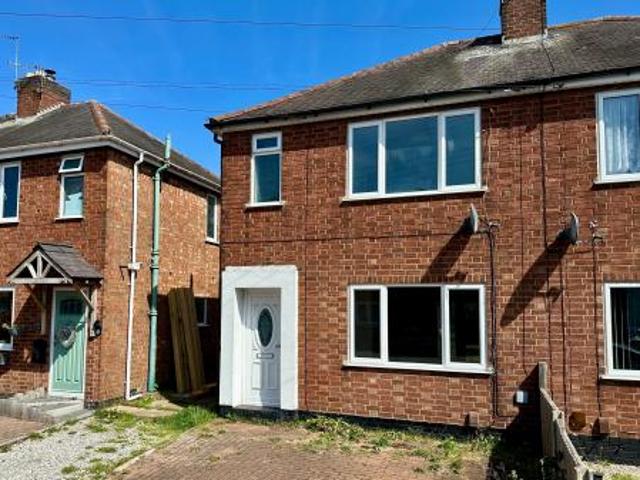 3 bedroom Semi detached house To Let
