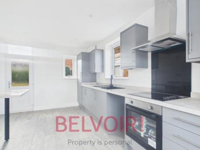 3 bedroom Semi detached house To Let