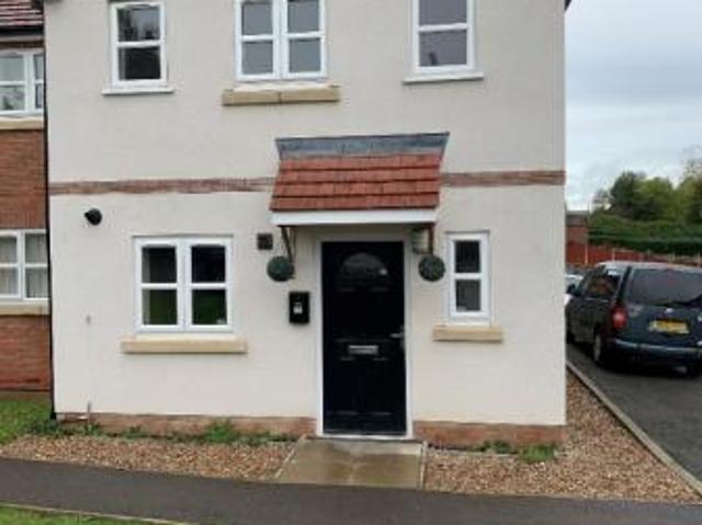 3 bedroom Semi detached house To Let