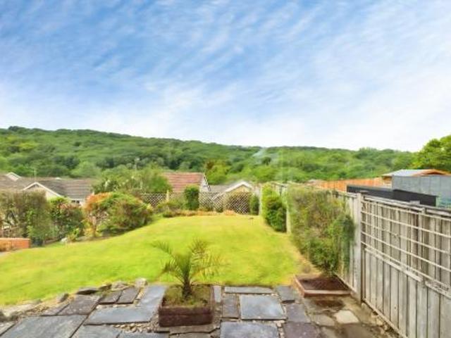3 bedroom Semi detached house To Let