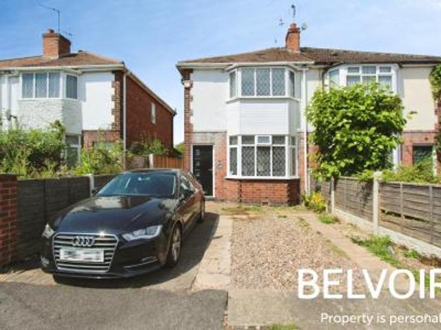 3 bedroom Semi detached house To Let