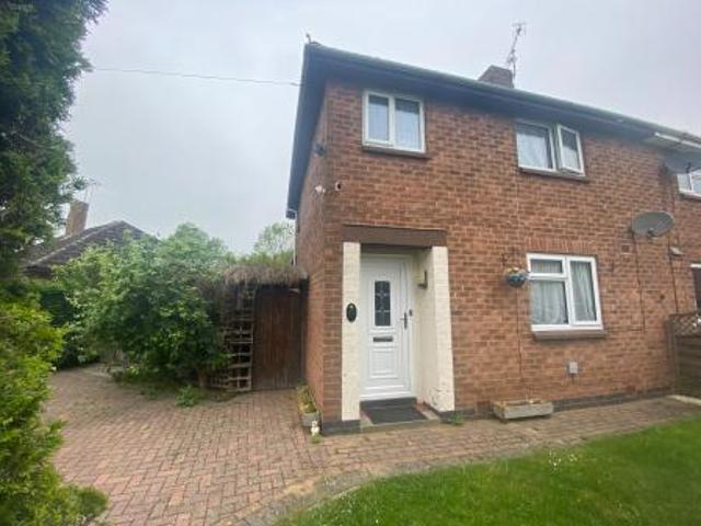 3 bedroom Semi detached house To Let