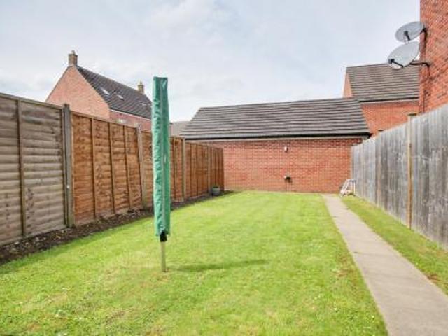 3 bedroom Semi detached house To Let