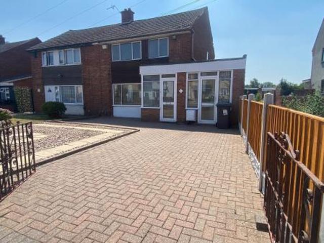 3 bedroom Semi detached house To Let