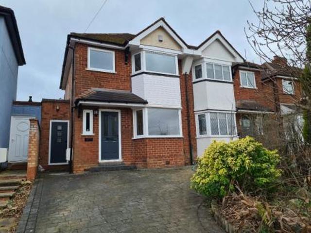 3 bedroom Semi detached house To Let
