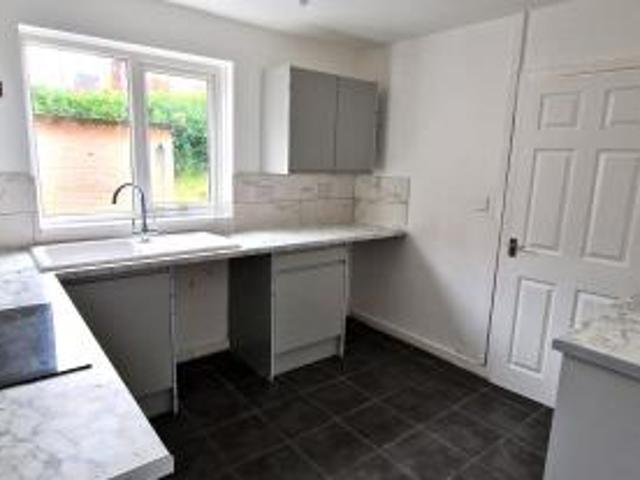 3 bedroom Semi detached house To Let