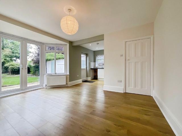 3 bedroom Semi Detached House to let