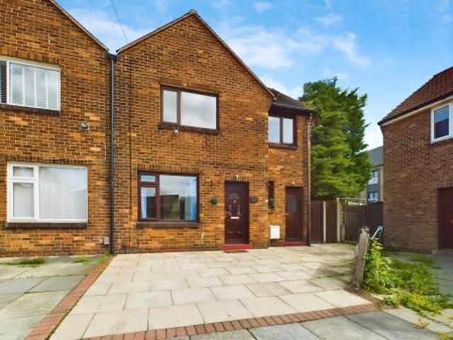 3 bedroom Semi detached house To Let
