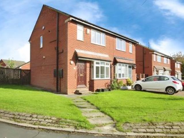 3 bedroom Semi detached house To Let