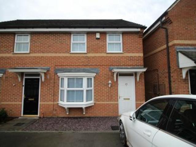 3 bedroom Semi detached house To Let