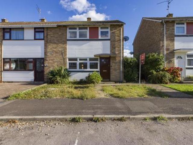 3 bedroom Semi detached house To Let