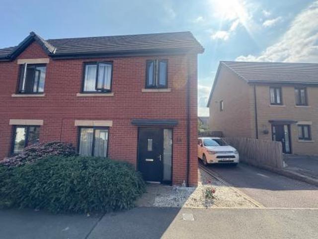 3 bedroom Semi detached house To Let