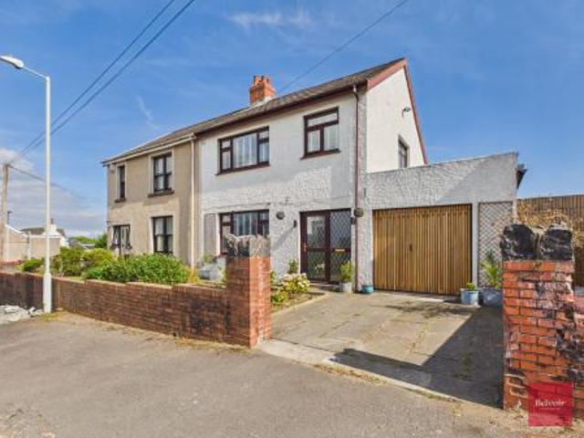 3 bedroom Semi detached house To Let