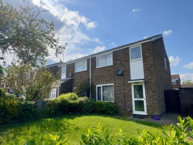3 bedroom Semi detached house To Let