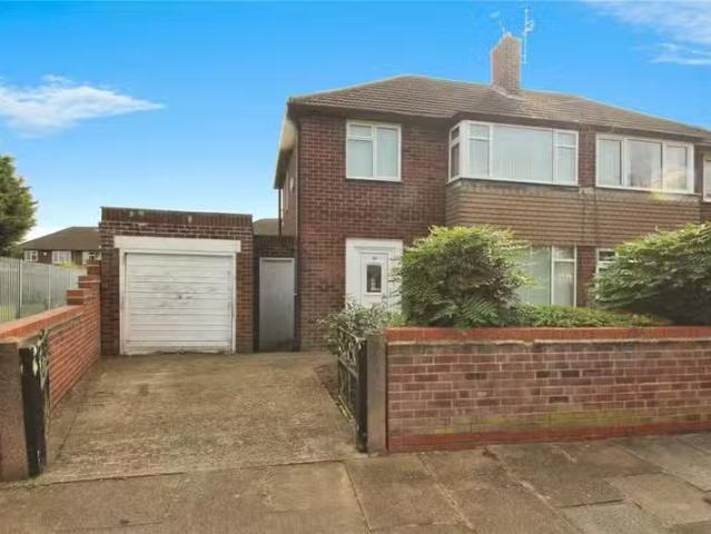 3 bedroom Semi Detached House to rent, Avoca Avenue, Doncaster.