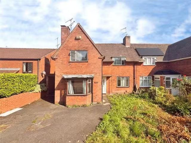 3 bedroom Semi Detached House to rent, Aldersley Road, Wolverh.