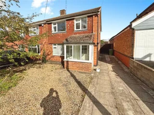 3 bedroom Semi Detached House to rent, Ashby Rise, Great Glen.