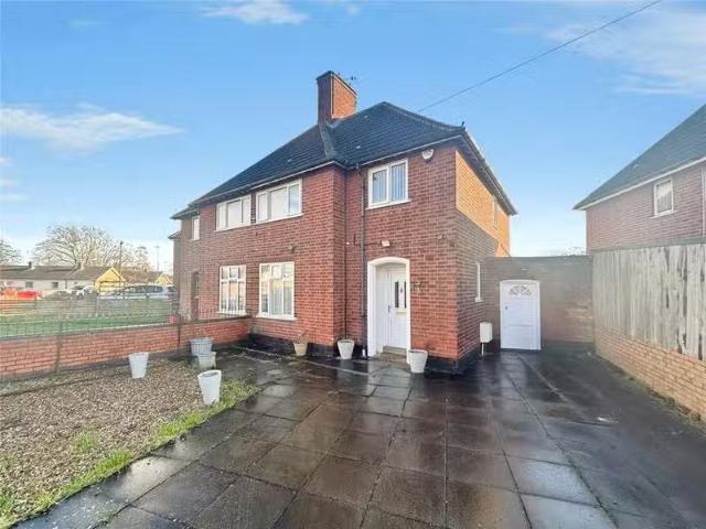 3 bedroom Semi Detached House to rent, Bainbridge Road, Leices.