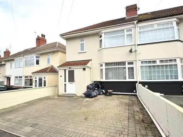 3 bedroom Semi Detached House to rent, Birchdale Road, Bristol.