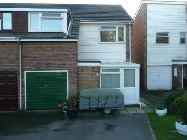 3 bedroom Semi Detached House to rent, Black Path, Polegate, B.