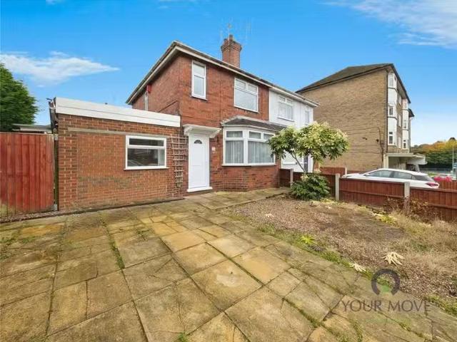 3 bedroom Semi Detached House to rent, Broadway, Stoke on Tren.