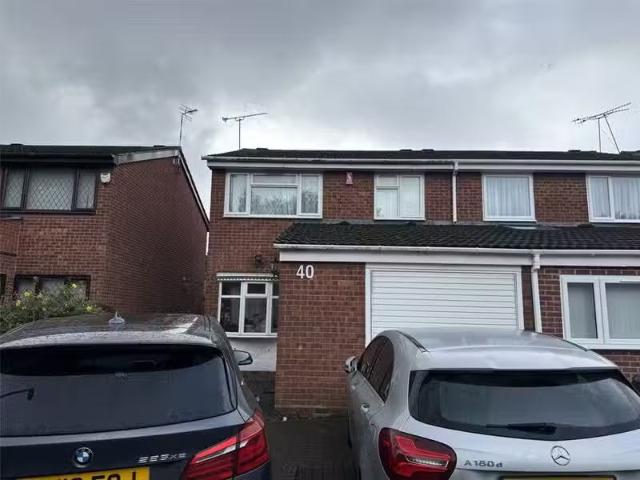 3 bedroom Semi Detached House to rent, Dorchester Way, Coventr.