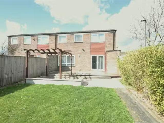 3 bedroom Semi Detached House to rent, Fordmoss Walk, Newcastl.