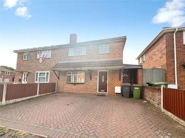 3 bedroom Semi Detached House to rent, Gozzard Street, Bilston.