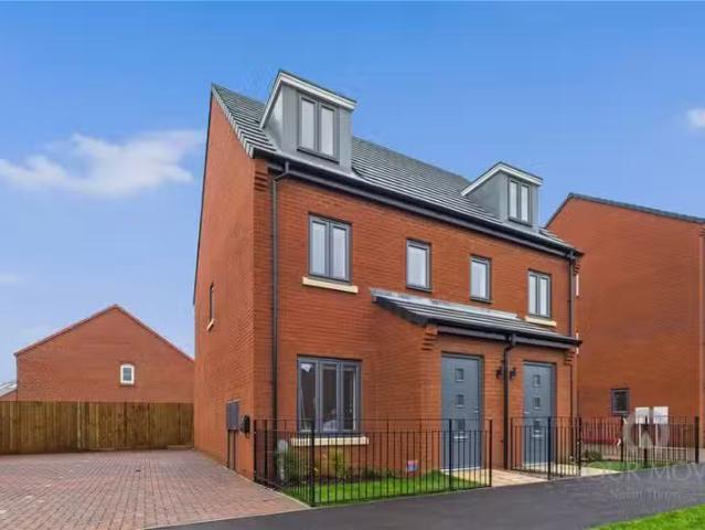 3 bedroom Semi Detached House to rent, Hanafey Way, Harlestone.