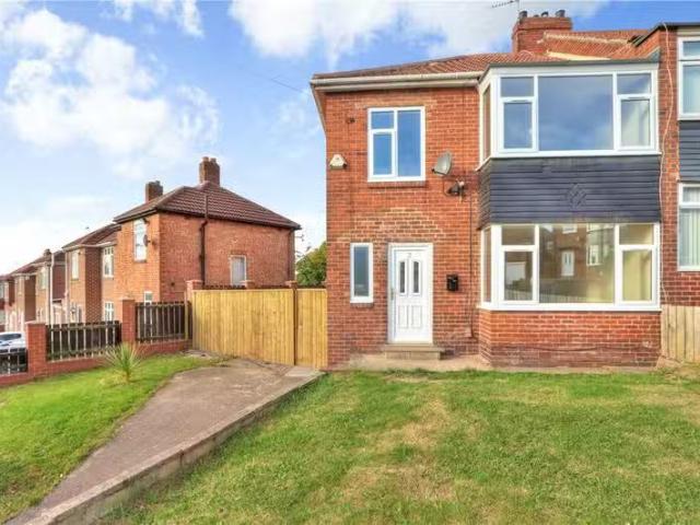 3 bedroom Semi Detached House to rent, Hillside Avenue, Newcas.