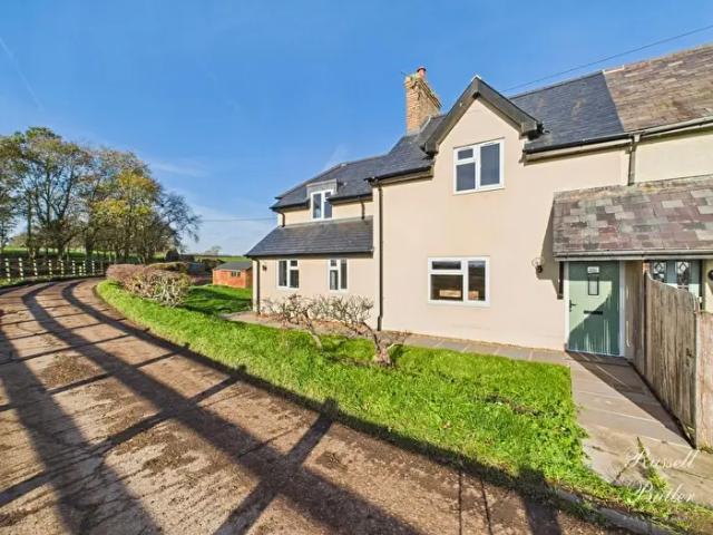 3 Bedroom Semi Detached House To Rent In Manor Farm, Lenborough, Buckingham, MK18