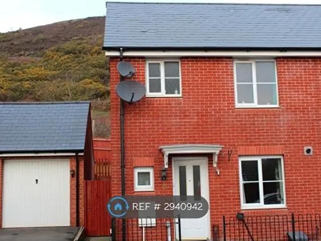 3 Bedroom Semi Detached House To Rent In Marcroft Road, Swansea, SA1