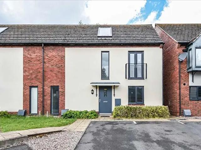 3 Bedroom Semi Detached House To Rent In Neptune Road, Wellingborough, NN8