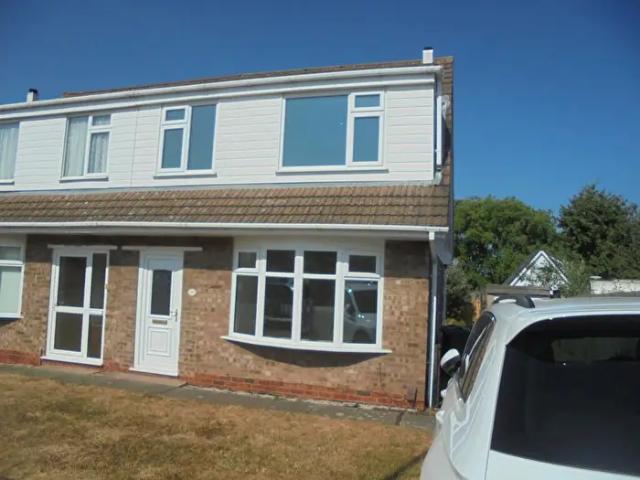 3 Bedroom Semi Detached House To Rent In Norwich Close, LE12