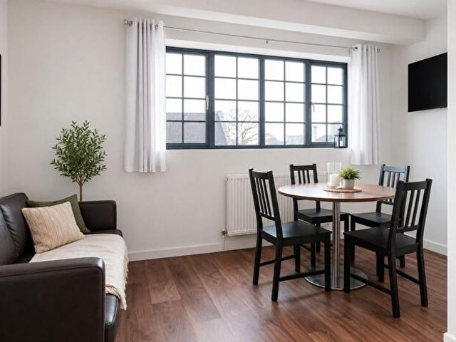 3 Bedroom Semi Detached House To Rent In Nottingham, NG3