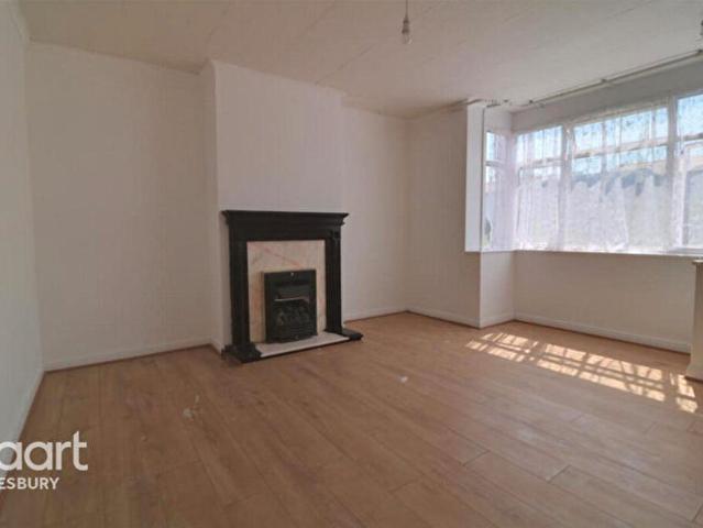 3 Bedroom Semi Detached House To Rent In Old Stoke Road, Aylesbury, HP21