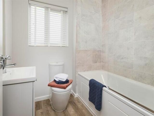 3 Bedroom Semi Detached House To Rent In Alvaredus, Nottingham, NG11