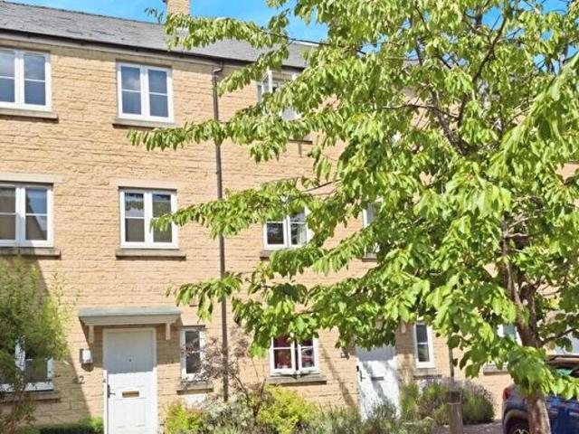 3 Bedroom Semi Detached House To Rent In Ashcombe Crescent, Witney, Oxfordshire, OX28