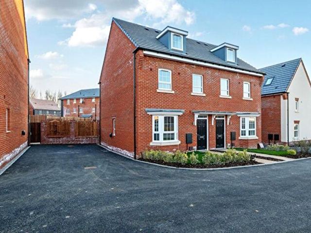 3 Bedroom Semi Detached House To Rent In Bairstow Road, Aylesford, Kent, ME20