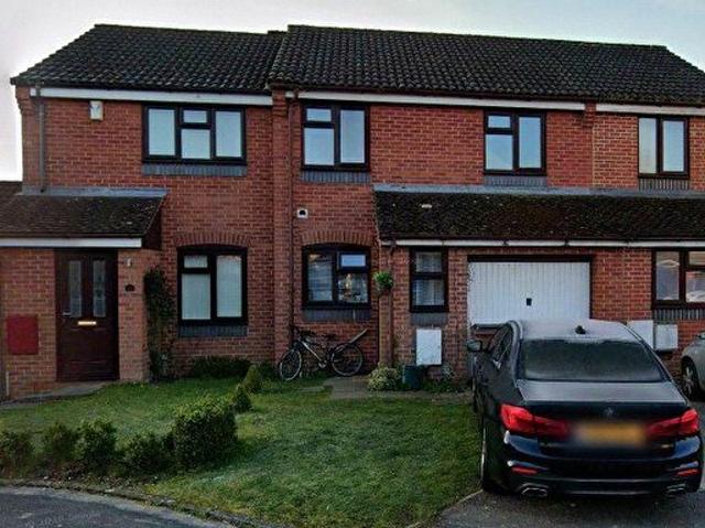 3 Bedroom Semi Detached House To Rent In Bampton Close, Oxford, Oxford, OX4