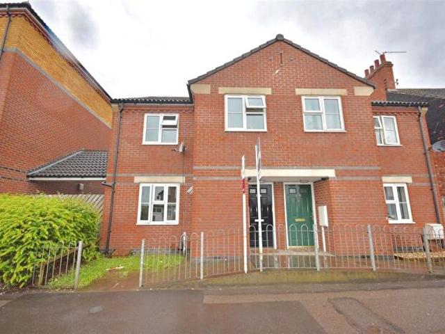3 Bedroom Semi Detached House To Rent In Bath Road, NN16