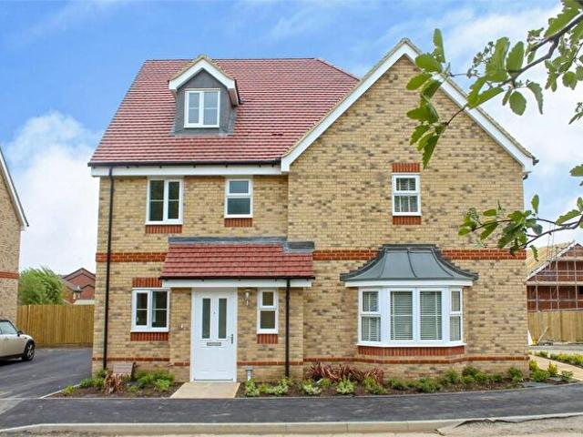 3 Bedroom Semi Detached House To Rent In Brick Field, Fenny Stratford, MK2