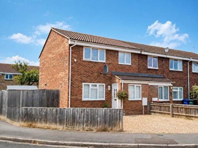 3 Bedroom Semi Detached House To Rent In Bristol Rd, Bicester, OX26
